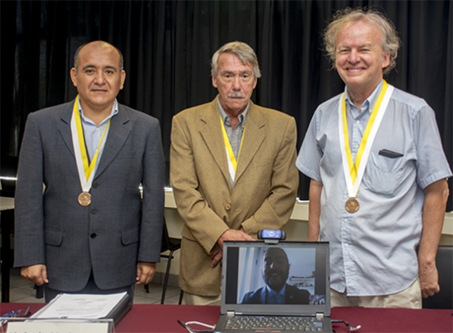 Reporteando en el celuloide - Facultad de Ciencias y Artes de la ...