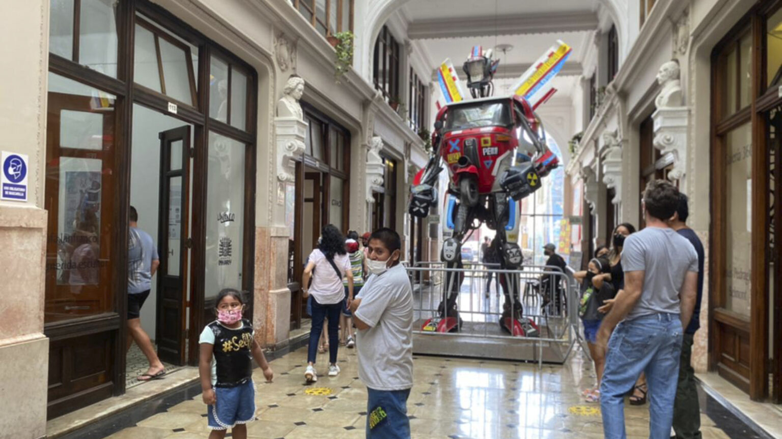 Ar-torito: un 'transformer' peruano con talento PUCP