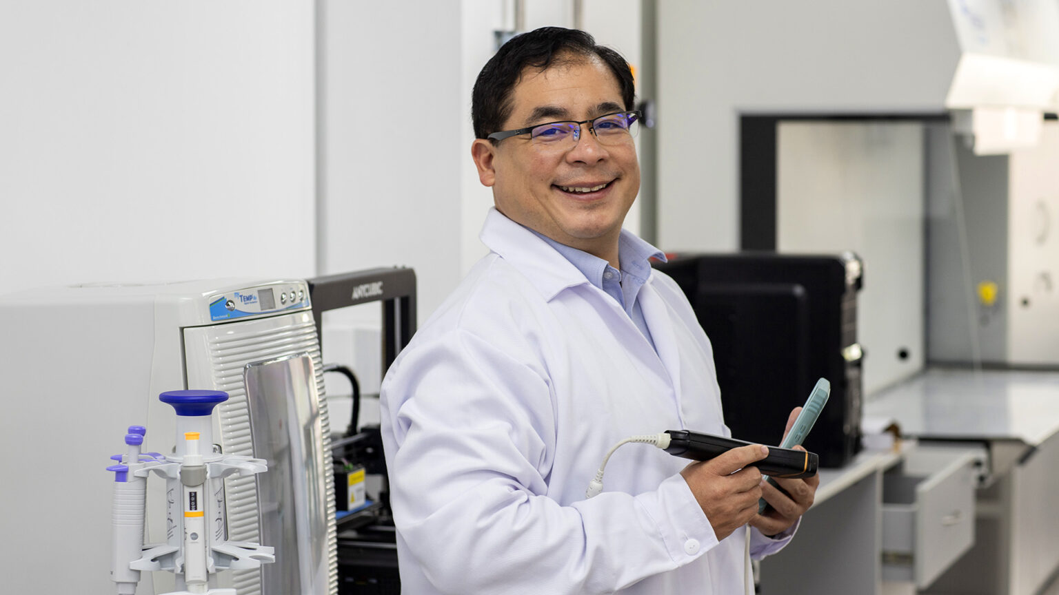 La PUCP tiene el primer laboratorio peruano que desarrollará equipos ...