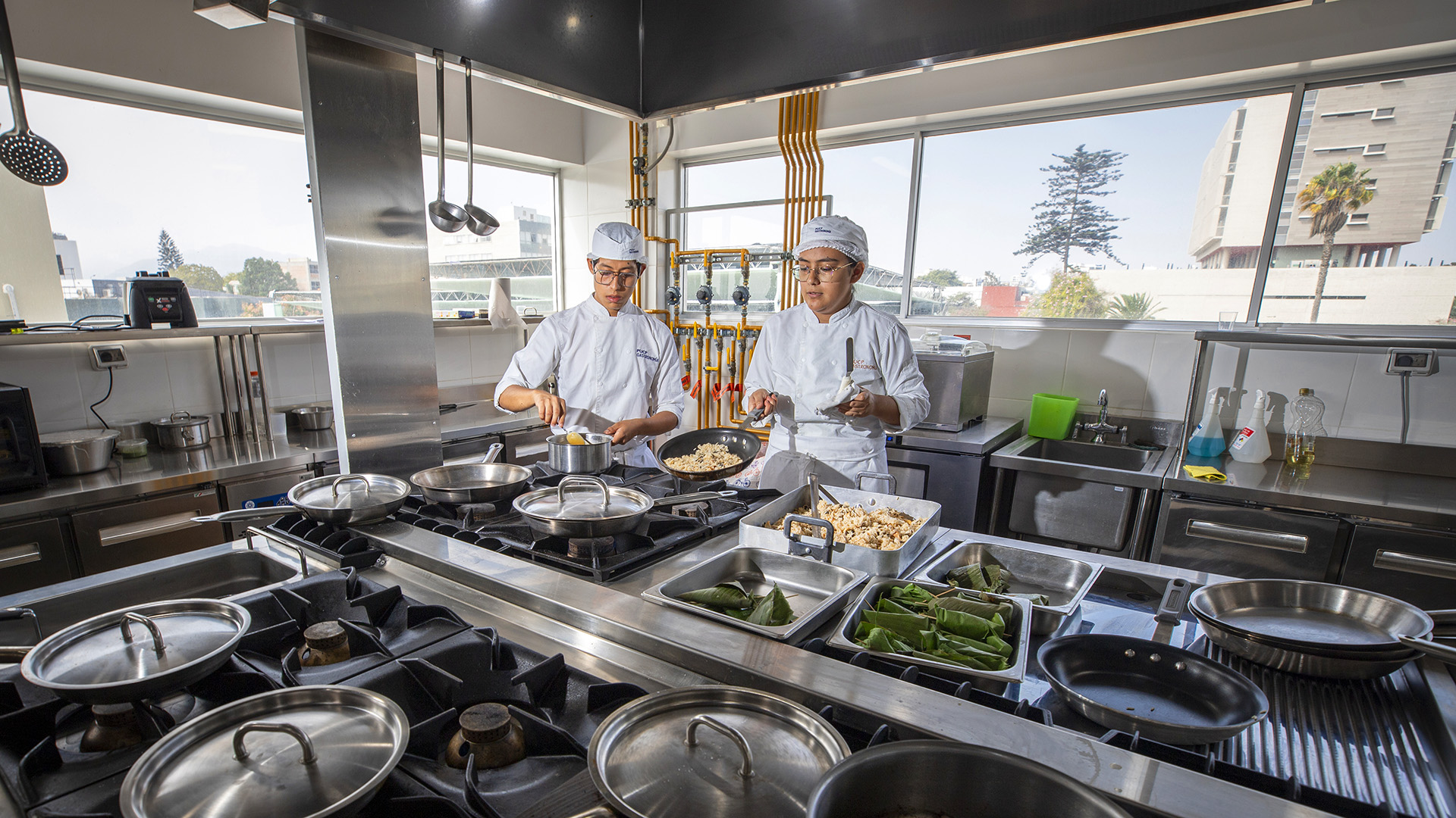 Estudiantes de Gastronomía PUCP preparan experiencia gourmet