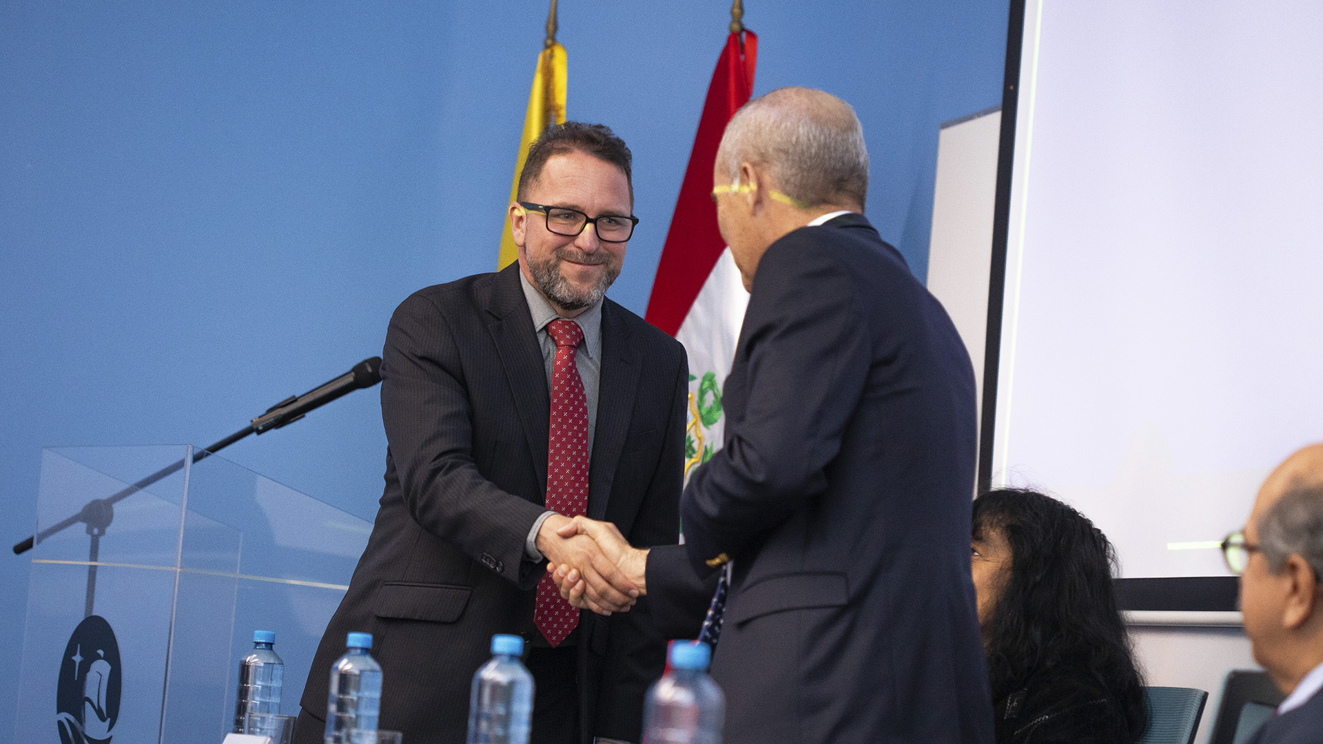 Roque Benavides es profesor invitado por su destacada trayectoria ...