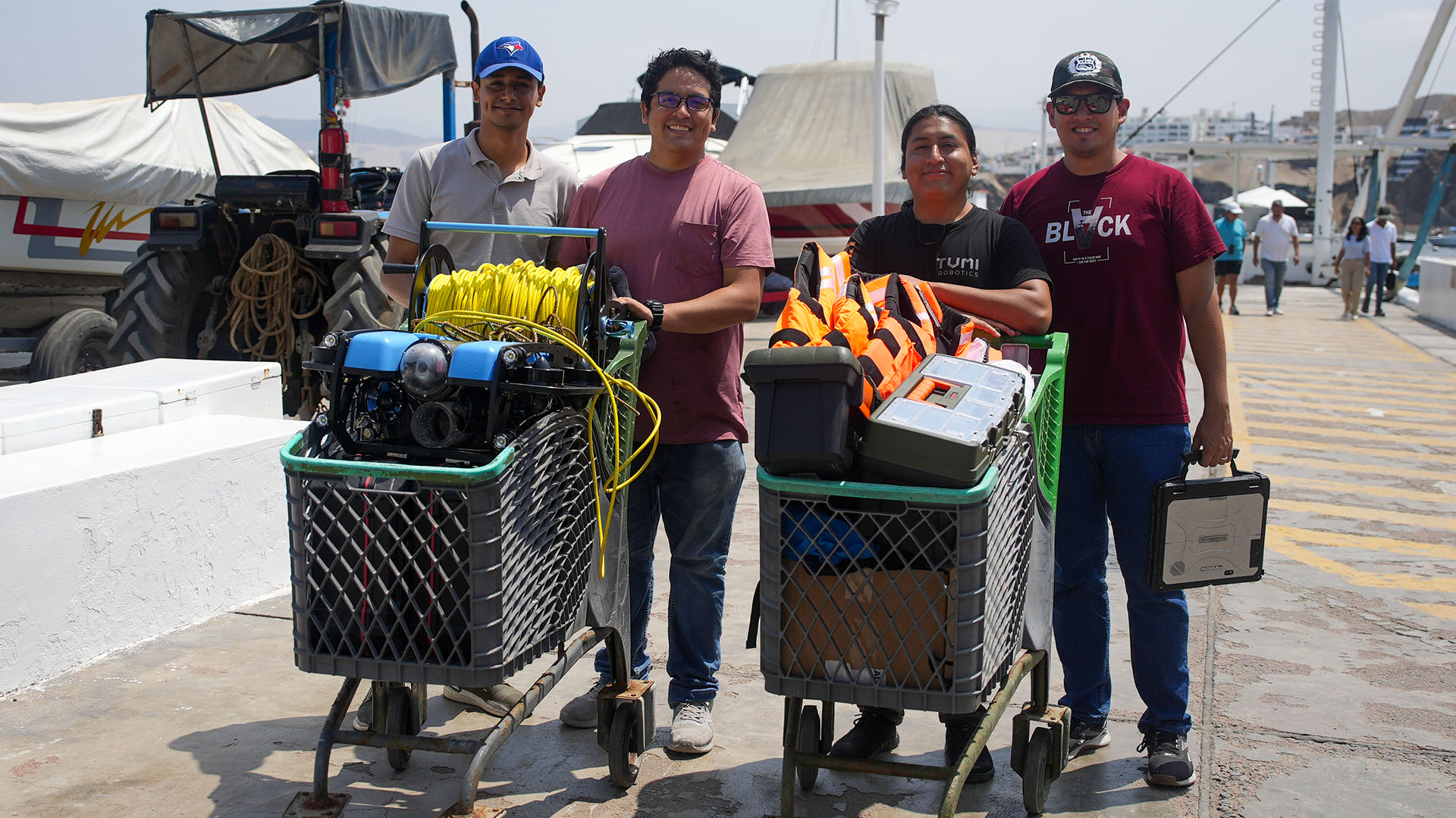 Robot submarino PUCP en Santa María del Mar - PuntoEdu PUCP