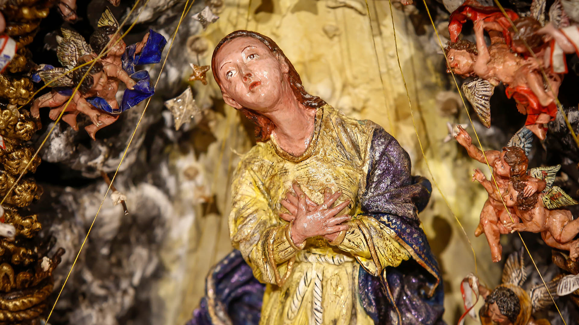 Explora la riqueza cultural del Perú en más de 70 retablos que se ...